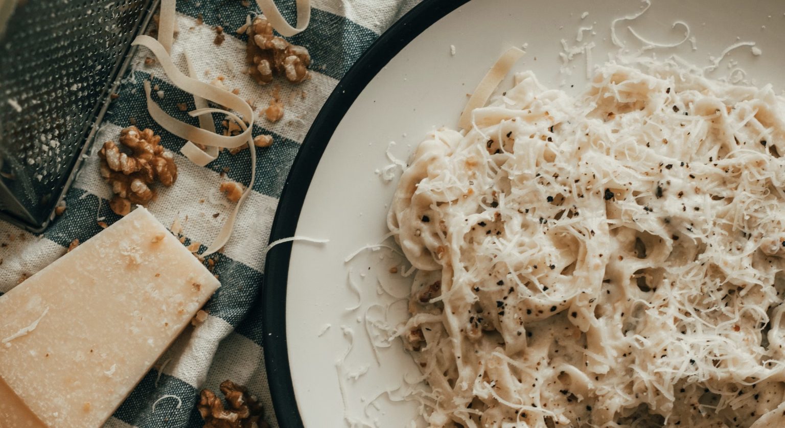 Parmesan-rivejern | Se de 5 bedste modeller her (2025)